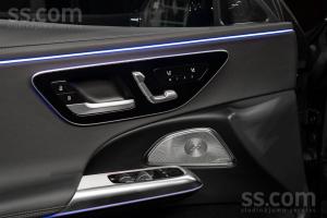 Zils Mercedes-Benz E 300 2024 Rīga, ar dzinēja tilpumu 2.00 L un nobraukumu 27 tūkst. km par 56500 €, foto 14 vietnē AUTOMOTO.COM.LV