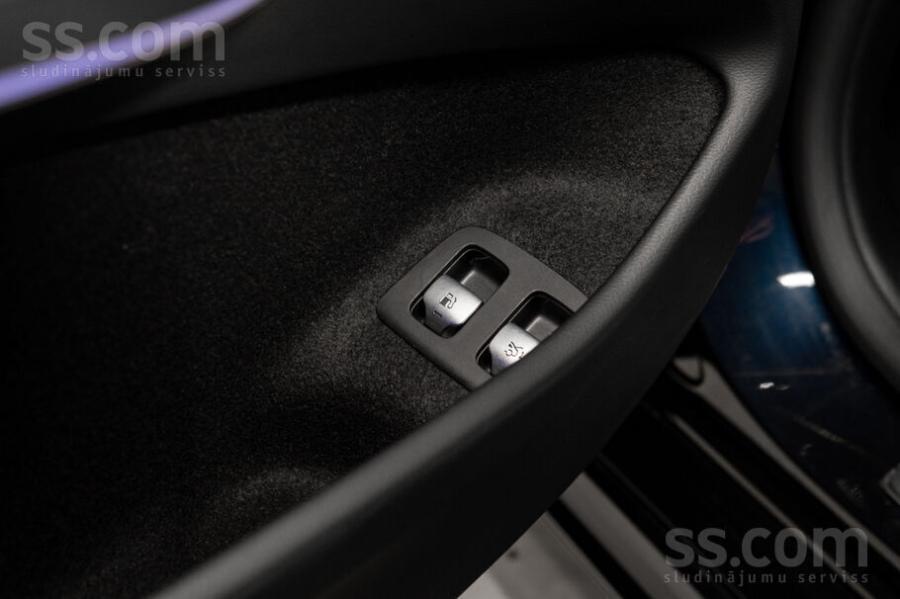 Zils Mercedes-Benz E 300 2024 Rīga, ar dzinēja tilpumu 2.00 L un nobraukumu 27 tūkst. km par 56500 €, foto 17 vietnē AUTOMOTO.COM.LV