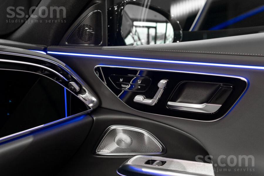 Zils Mercedes-Benz E 300 2024 Rīga, ar dzinēja tilpumu 2.00 L un nobraukumu 27 tūkst. km par 56500 €, foto 32 vietnē AUTOMOTO.COM.LV