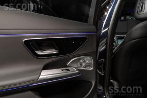 Zils Mercedes-Benz E 300 2024 Rīga, ar dzinēja tilpumu 2.00 L un nobraukumu 27 tūkst. km par 56500 €, foto 33 vietnē AUTOMOTO.COM.LV