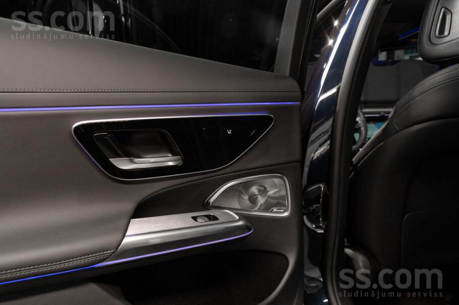 Zils Mercedes-Benz E 300 2024 Rīga, ar dzinēja tilpumu 2.00 L un nobraukumu 27 tūkst. km par 56500 €, foto 33 vietnē AUTOMOTO.COM.LV