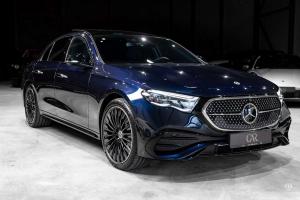 Синий Мерседес Е 300 2024 в Рига, объемом двигателя 2.00 л и пробегом 27 тыс. км за 56500 €, фото 4 на AUTOMOTO.COM.LV