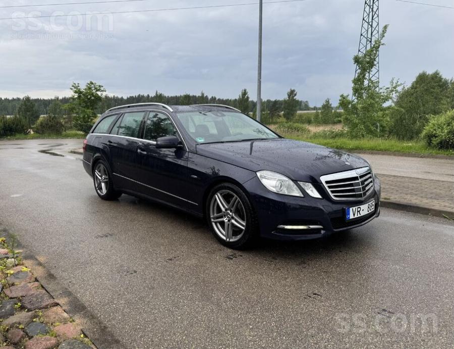Синий Мерседес Е 300 2010 в Огре, объемом двигателя 3.00 л и пробегом 356 тыс. км за 7950 €, фото 1 на AUTOMOTO.COM.LV