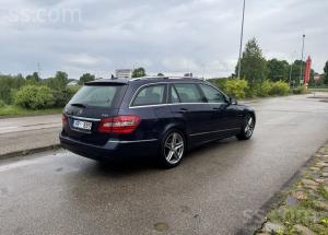 Синий Мерседес Е 300 2010 в Огре, объемом двигателя 3.00 л и пробегом 356 тыс. км за 7950 €, фото 4 на AUTOMOTO.COM.LV