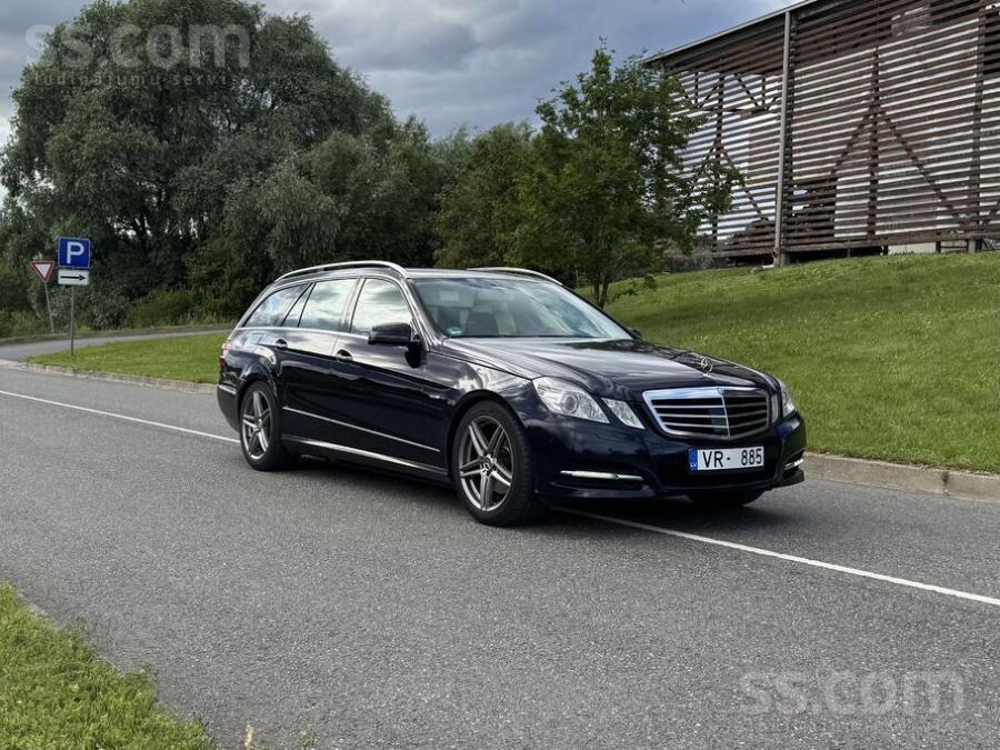 Синий Мерседес Е 300 2010 в Огре, объемом двигателя 3.00 л и пробегом 356 тыс. км за 7890 €, фото 1 на AUTOMOTO.COM.LV