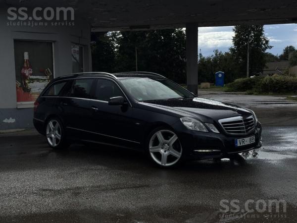 Zils Mercedes-Benz E 300 2010 Ogre, ar dzinēja tilpumu 3.00 L un nobraukumu 360 tūkst. km par 6950 €, foto 3 vietnē AUTOMOTO.COM.LV