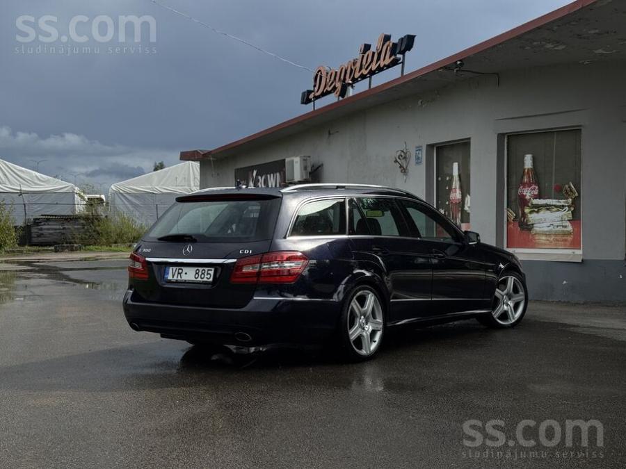 Zils Mercedes-Benz E 300 2010 Ogre, ar dzinēja tilpumu 3.00 L un nobraukumu 360 tūkst. km par 6950 €, foto 4 vietnē AUTOMOTO.COM.LV