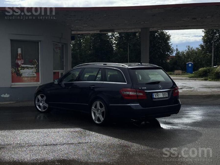 Zils Mercedes-Benz E 300 2010 Ogre, ar dzinēja tilpumu 3.00 L un nobraukumu 360 tūkst. km par 6950 €, foto 5 vietnē AUTOMOTO.COM.LV