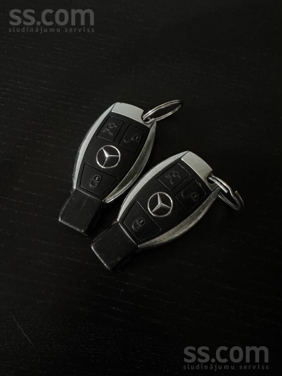 Zils Mercedes-Benz E 300 2010 Ogre, ar dzinēja tilpumu 3.00 L un nobraukumu 360 tūkst. km par 6950 €, foto 9 vietnē AUTOMOTO.COM.LV