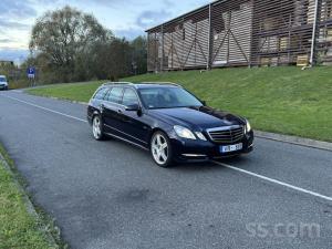 Blue Mercedes-Benz E 300 2010 in Ogre, with an engine capacity of 3.00 L and mileage of 361 thousand km for 6490 €, photo 1 on AUTOMOTO.COM.LV