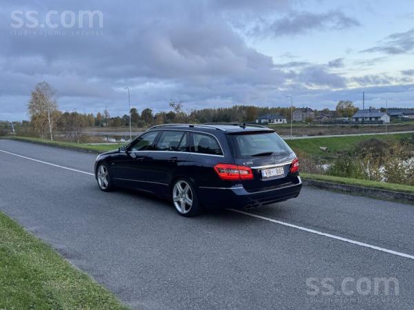 Zils Mercedes-Benz E 300 2010 Ogre, ar dzinēja tilpumu 3.00 L un nobraukumu 361 tūkst. km par 6490 €, foto 4 vietnē AUTOMOTO.COM.LV