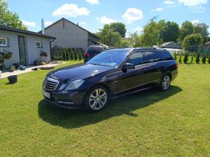 Zils Mercedes-Benz E 300 2011 Viļņa, ar dzinēja tilpumu 3.00 L un nobraukumu 330 tūkst. km par 5500 €, foto 3 vietnē AUTOMOTO.COM.LV