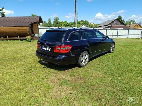 Синий Мерседес Е 300 2011 в Вильнюс, объемом двигателя 3.00 л и пробегом 330 тыс. км за 5500 €, фото 4 на AUTOMOTO.COM.LV