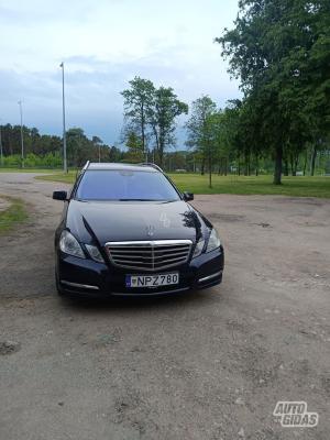 Zils Mercedes-Benz E 300 2011 Viļņa, ar dzinēja tilpumu 3.00 L un nobraukumu 330 tūkst. km par 5500 €, foto 11 vietnē AUTOMOTO.COM.LV