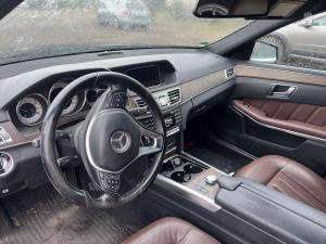 Blue Mercedes-Benz E 300 2013 in Utena, with an engine capacity of 2.99 L and mileage of 270 thousand km for 5150 €, photo 7 on AUTOMOTO.COM.LV