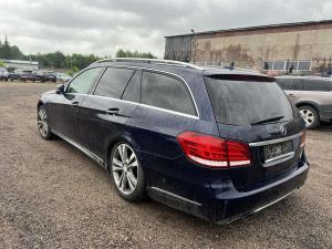 Blue Mercedes-Benz E 300 2013 in Utena, with an engine capacity of 2.99 L and mileage of 270 thousand km for 5150 €, photo 8 on AUTOMOTO.COM.LV