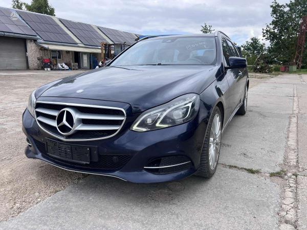 Zils Mercedes-Benz E 300 2013 Radviliškis, ar dzinēja tilpumu 2.14 L un nobraukumu 424 tūkst. km par 5200 €, foto 1 vietnē AUTOMOTO.COM.LV