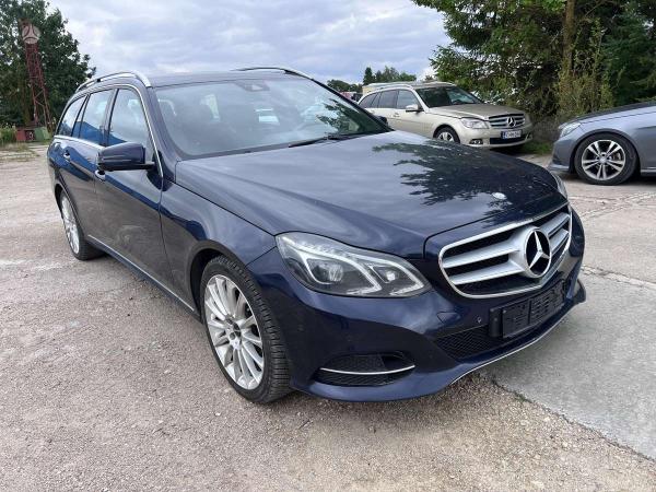 Zils Mercedes-Benz E 300 2013 Radviliškis, ar dzinēja tilpumu 2.14 L un nobraukumu 424 tūkst. km par 5200 €, foto 2 vietnē AUTOMOTO.COM.LV
