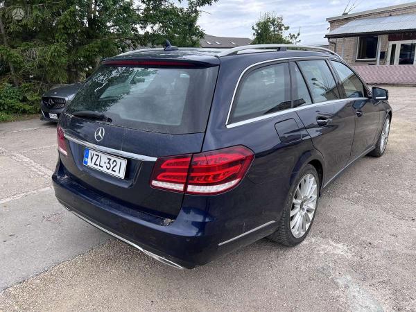 Zils Mercedes-Benz E 300 2013 Radviliškis, ar dzinēja tilpumu 2.14 L un nobraukumu 424 tūkst. km par 5200 €, foto 3 vietnē AUTOMOTO.COM.LV