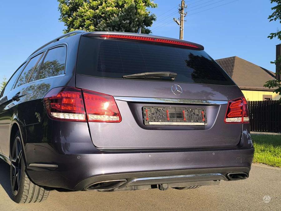 Blue Mercedes-Benz E 300 2013 in Vilnius, with an engine capacity of 2.99 L and mileage of 340 thousand km for 8000 €, photo 16 on AUTOMOTO.COM.LV