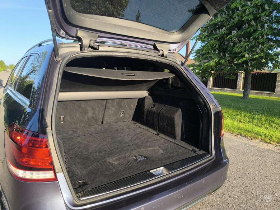 Blue Mercedes-Benz E 300 2013 in Vilnius, with an engine capacity of 2.99 L and mileage of 340 thousand km for 8000 €, photo 17 on AUTOMOTO.COM.LV