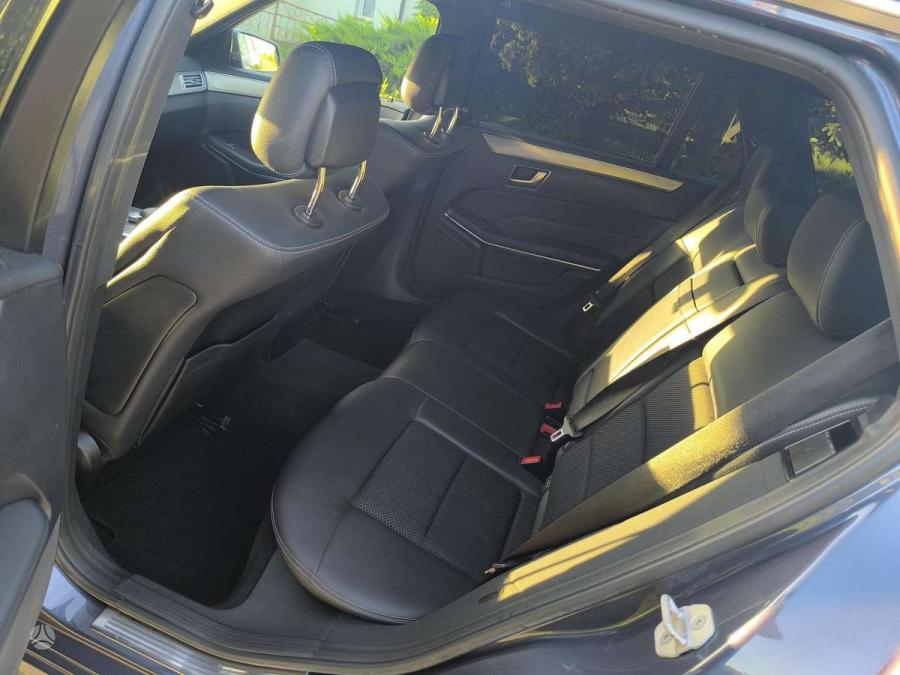 Blue Mercedes-Benz E 300 2013 in Vilnius, with an engine capacity of 2.99 L and mileage of 340 thousand km for 8000 €, photo 20 on AUTOMOTO.COM.LV
