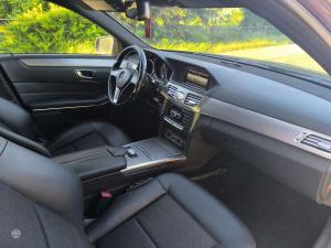Blue Mercedes-Benz E 300 2013 in Vilnius, with an engine capacity of 2.99 L and mileage of 340 thousand km for 8000 €, photo 24 on AUTOMOTO.COM.LV