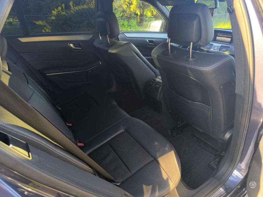 Blue Mercedes-Benz E 300 2013 in Vilnius, with an engine capacity of 2.99 L and mileage of 340 thousand km for 8000 €, photo 25 on AUTOMOTO.COM.LV