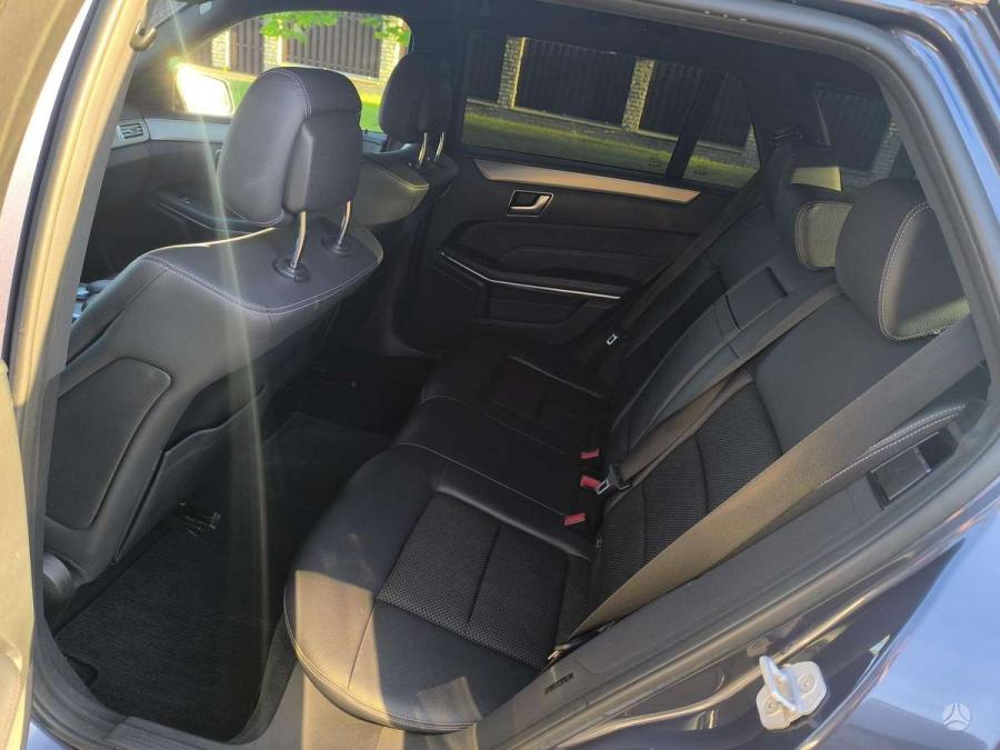Blue Mercedes-Benz E 300 2013 in Vilnius, with an engine capacity of 2.99 L and mileage of 340 thousand km for 8000 €, photo 26 on AUTOMOTO.COM.LV
