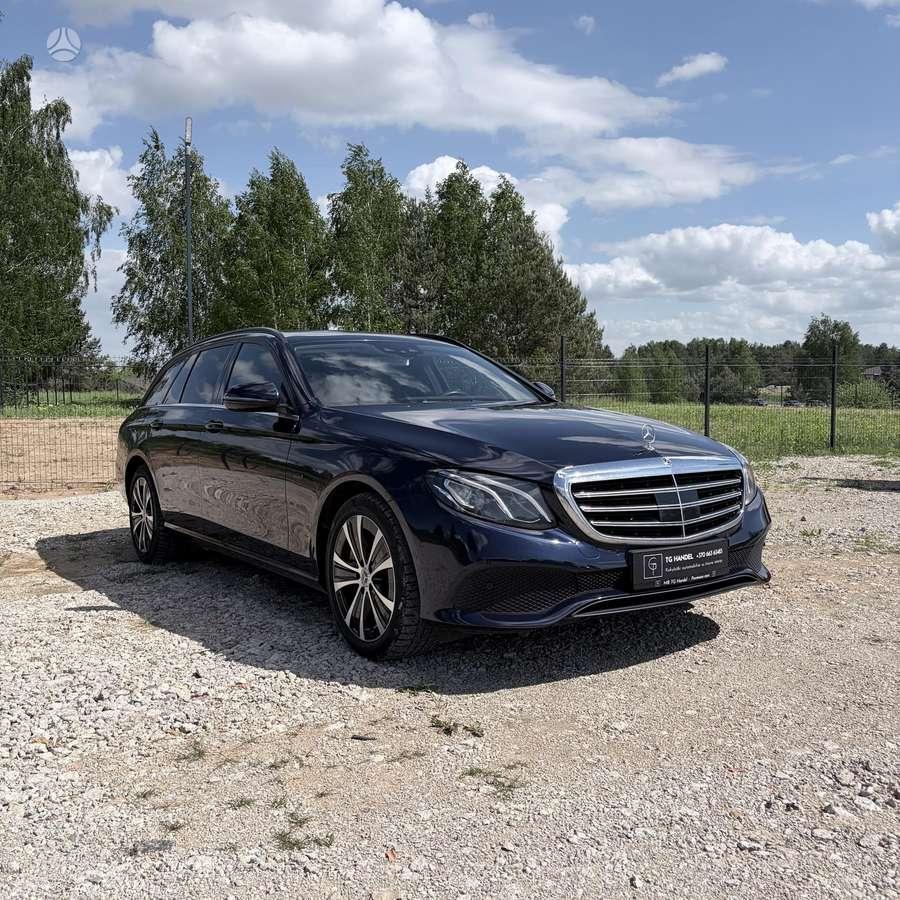 Zils Mercedes-Benz E 300 2019 Viļņa, ar dzinēja tilpumu 1.95 L un nobraukumu 184 tūkst. km par 16490 €, foto 3 vietnē AUTOMOTO.COM.LV
