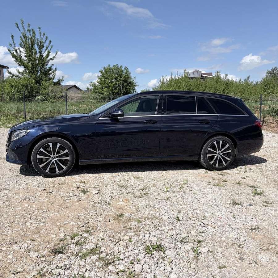 Zils Mercedes-Benz E 300 2019 Viļņa, ar dzinēja tilpumu 1.95 L un nobraukumu 184 tūkst. km par 16490 €, foto 6 vietnē AUTOMOTO.COM.LV