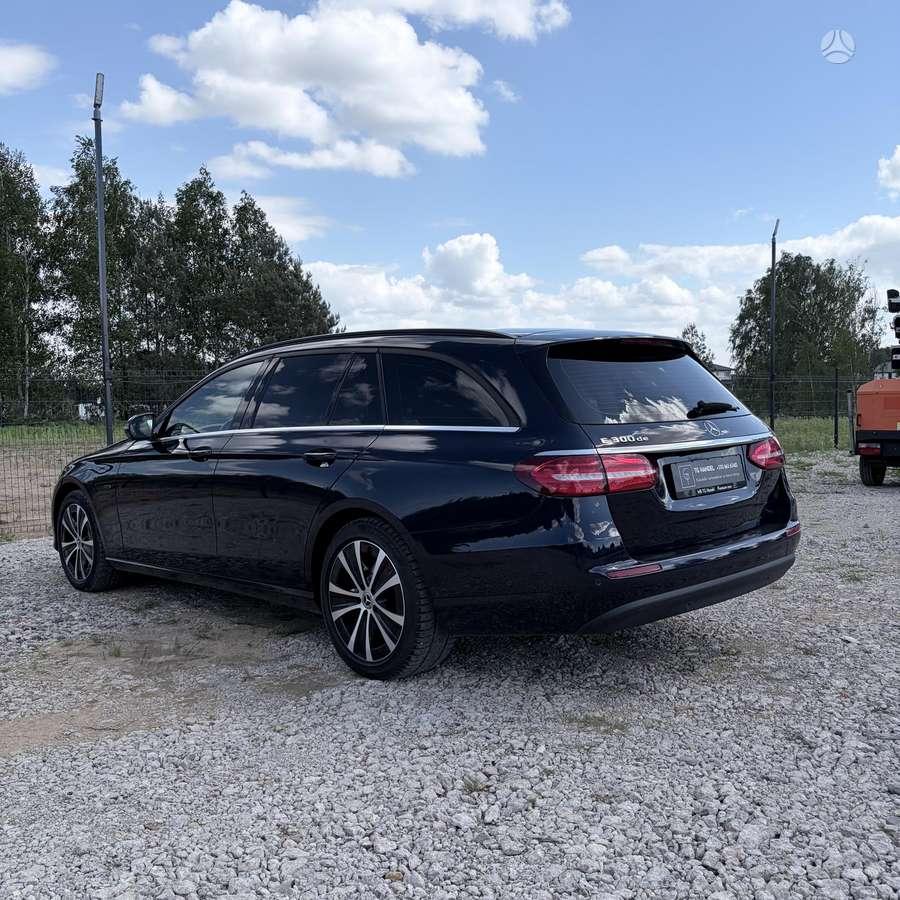 Zils Mercedes-Benz E 300 2019 Viļņa, ar dzinēja tilpumu 1.95 L un nobraukumu 184 tūkst. km par 16490 €, foto 9 vietnē AUTOMOTO.COM.LV
