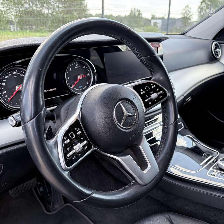 Zils Mercedes-Benz E 300 2019 Viļņa, ar dzinēja tilpumu 1.95 L un nobraukumu 184 tūkst. km par 16490 €, foto 11 vietnē AUTOMOTO.COM.LV