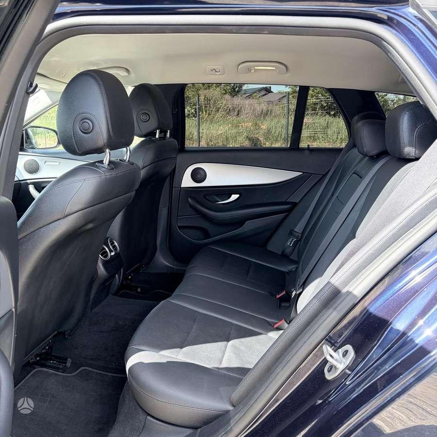 Zils Mercedes-Benz E 300 2019 Viļņa, ar dzinēja tilpumu 1.95 L un nobraukumu 184 tūkst. km par 16490 €, foto 17 vietnē AUTOMOTO.COM.LV