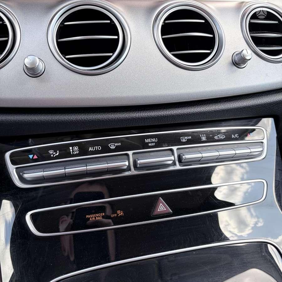 Zils Mercedes-Benz E 300 2019 Viļņa, ar dzinēja tilpumu 1.95 L un nobraukumu 184 tūkst. km par 16490 €, foto 25 vietnē AUTOMOTO.COM.LV