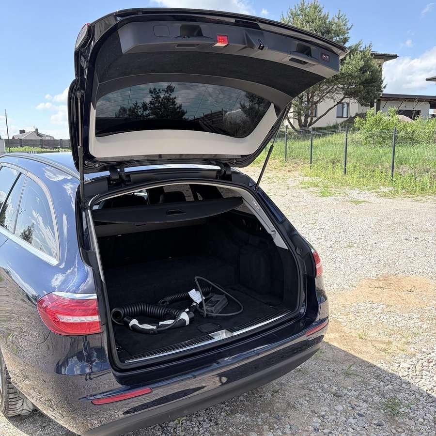 Zils Mercedes-Benz E 300 2019 Viļņa, ar dzinēja tilpumu 1.95 L un nobraukumu 184 tūkst. km par 16490 €, foto 27 vietnē AUTOMOTO.COM.LV