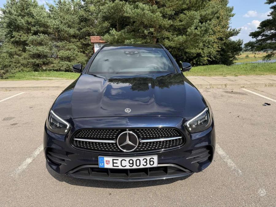 Синий Мерседес Е 300 2022 в Кайшядорис, объемом двигателя 1.95 л и пробегом 105 тыс. км за 31000 €, фото 8 на AUTOMOTO.COM.LV