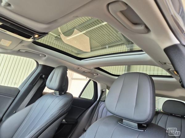 Zils Mercedes-Benz E 300 2025 Viļņa, ar dzinēja tilpumu 2.00 L un nobraukumu 8 tūkst. km par 39000 €, foto 8 vietnē AUTOMOTO.COM.LV