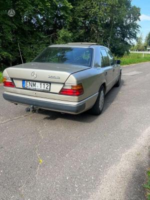 Brūns Mercedes-Benz E 300 1987 Širvintos, ar dzinēja tilpumu 3.00 L un nobraukumu 212 tūkst. km par 2950 €, foto 8 vietnē AUTOMOTO.COM.LV