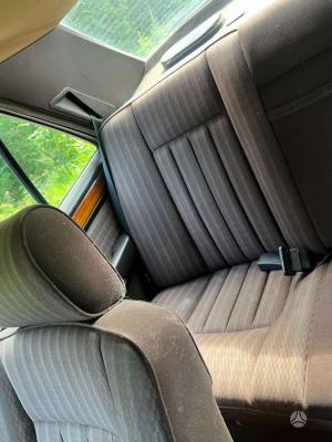 Brūns Mercedes-Benz E 300 1987 Širvintos, ar dzinēja tilpumu 3.00 L un nobraukumu 212 tūkst. km par 2950 €, foto 15 vietnē AUTOMOTO.COM.LV