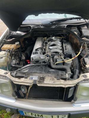 Brūns Mercedes-Benz E 300 1987 Širvintos, ar dzinēja tilpumu 3.00 L un nobraukumu 212 tūkst. km par 2950 €, foto 17 vietnē AUTOMOTO.COM.LV