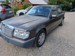 Brūns Mercedes-Benz E 300 1992 Utena, ar dzinēja tilpumu 3.00 L un nobraukumu 260 tūkst. km par 3950 €, foto 4 vietnē AUTOMOTO.COM.LV