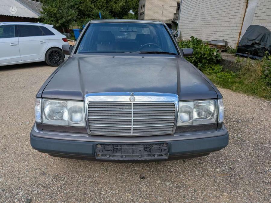 Brūns Mercedes-Benz E 300 1992 Utena, ar dzinēja tilpumu 3.00 L un nobraukumu 260 tūkst. km par 3950 €, foto 5 vietnē AUTOMOTO.COM.LV