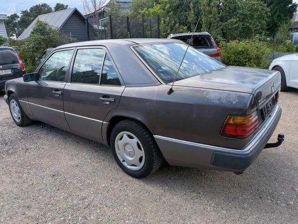 Brūns Mercedes-Benz E 300 1992 Utena, ar dzinēja tilpumu 3.00 L un nobraukumu 260 tūkst. km par 3950 €, foto 8 vietnē AUTOMOTO.COM.LV