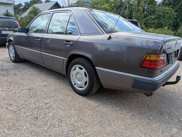 Brūns Mercedes-Benz E 300 1992 Utena, ar dzinēja tilpumu 3.00 L un nobraukumu 260 tūkst. km par 3950 €, foto 9 vietnē AUTOMOTO.COM.LV