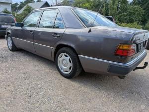 Brūns Mercedes-Benz E 300 1992 Utena, ar dzinēja tilpumu 3.00 L un nobraukumu 260 tūkst. km par 3950 €, foto 10 vietnē AUTOMOTO.COM.LV