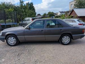Brūns Mercedes-Benz E 300 1992 Utena, ar dzinēja tilpumu 3.00 L un nobraukumu 260 tūkst. km par 3950 €, foto 11 vietnē AUTOMOTO.COM.LV