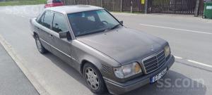Коричневый Мерседес Е 300 1993 в Рига, объемом двигателя 3.00 л и пробегом 444 тыс. км за 3300 €, фото 4 на AUTOMOTO.COM.LV