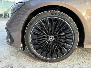Brūns Mercedes-Benz E 300 2026 Viļņa, ar dzinēja tilpumu 2.00 L un nobraukumu 0 tūkst. km par 79151 €, foto 12 vietnē AUTOMOTO.COM.LV