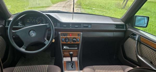 Brūns Mercedes-Benz E 300 1992 Tauragė, ar dzinēja tilpumu 3.00 L un nobraukumu 376 tūkst. km par 5200 €, foto 5 vietnē AUTOMOTO.COM.LV